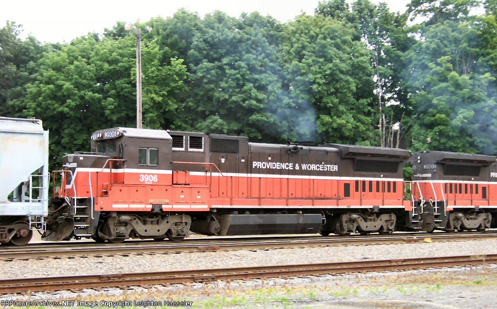 PW 3906 working the yard